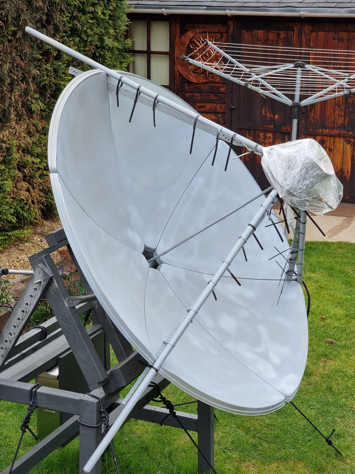 Upgrading waveguide supports and direction pointing indicator on LRO-H2 ...